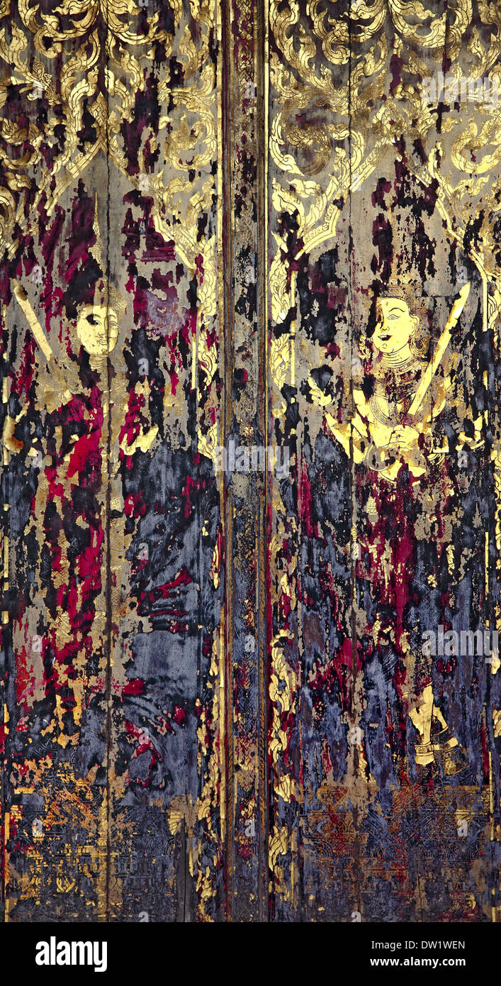 ancient asian door Stock Photo - Alamy