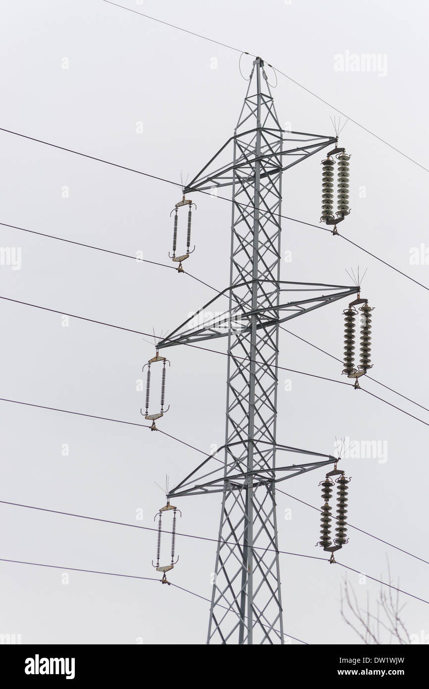 Single circuit transmission line hi-res stock photography and images ...