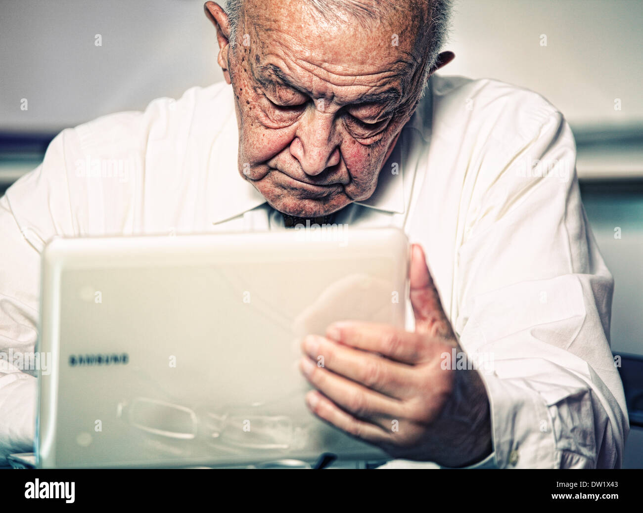 old man use pc Stock Photo - Alamy