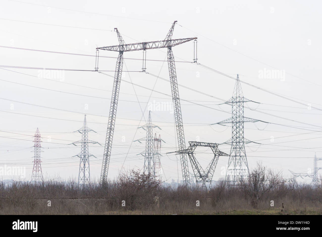 Parallel single circuit lines hi-res stock photography and images - Alamy