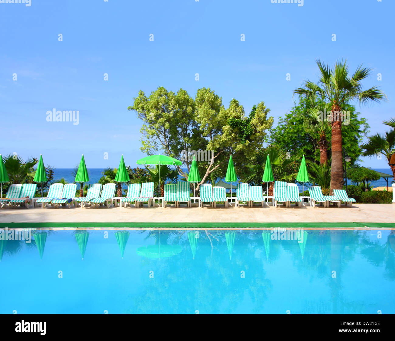 Empty hotel swimming pool hi-res stock photography and images - Alamy