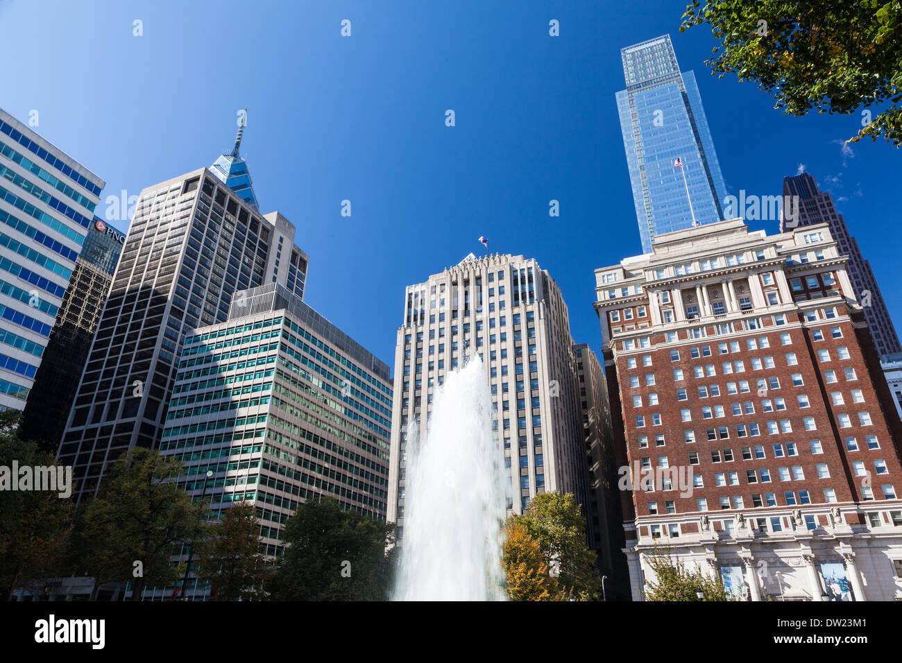 Philadelphia skyline urban architecture hi-res stock photography and ...
