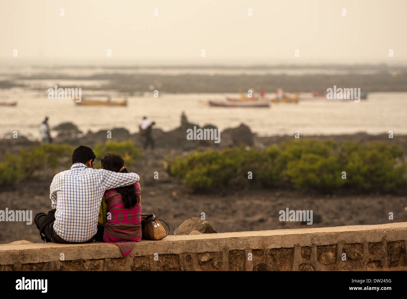 Couple relaxing on the Bandstand promenade in Bandra, Mumbai, India ...