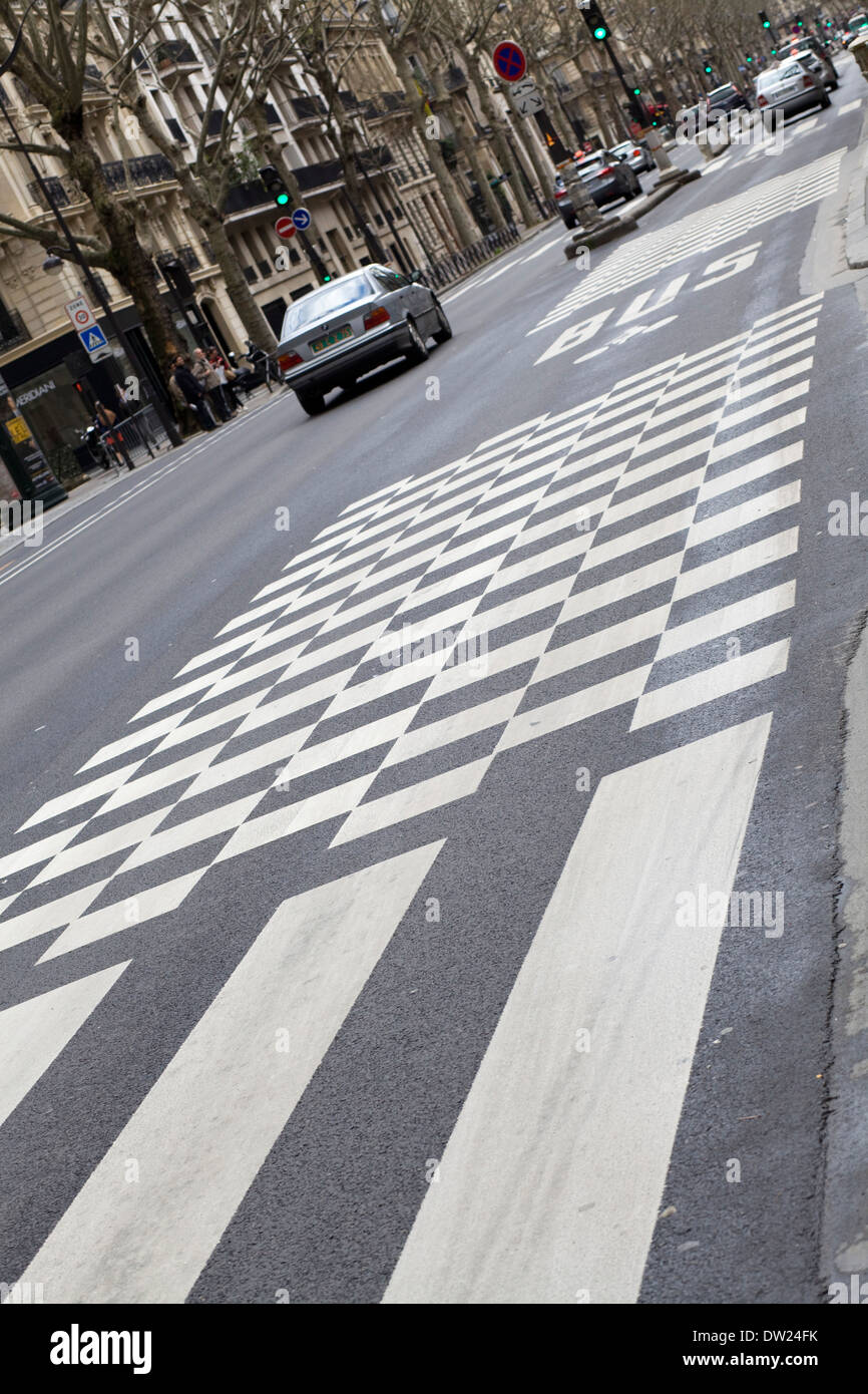 Bus lanes hi-res stock photography and images - Alamy