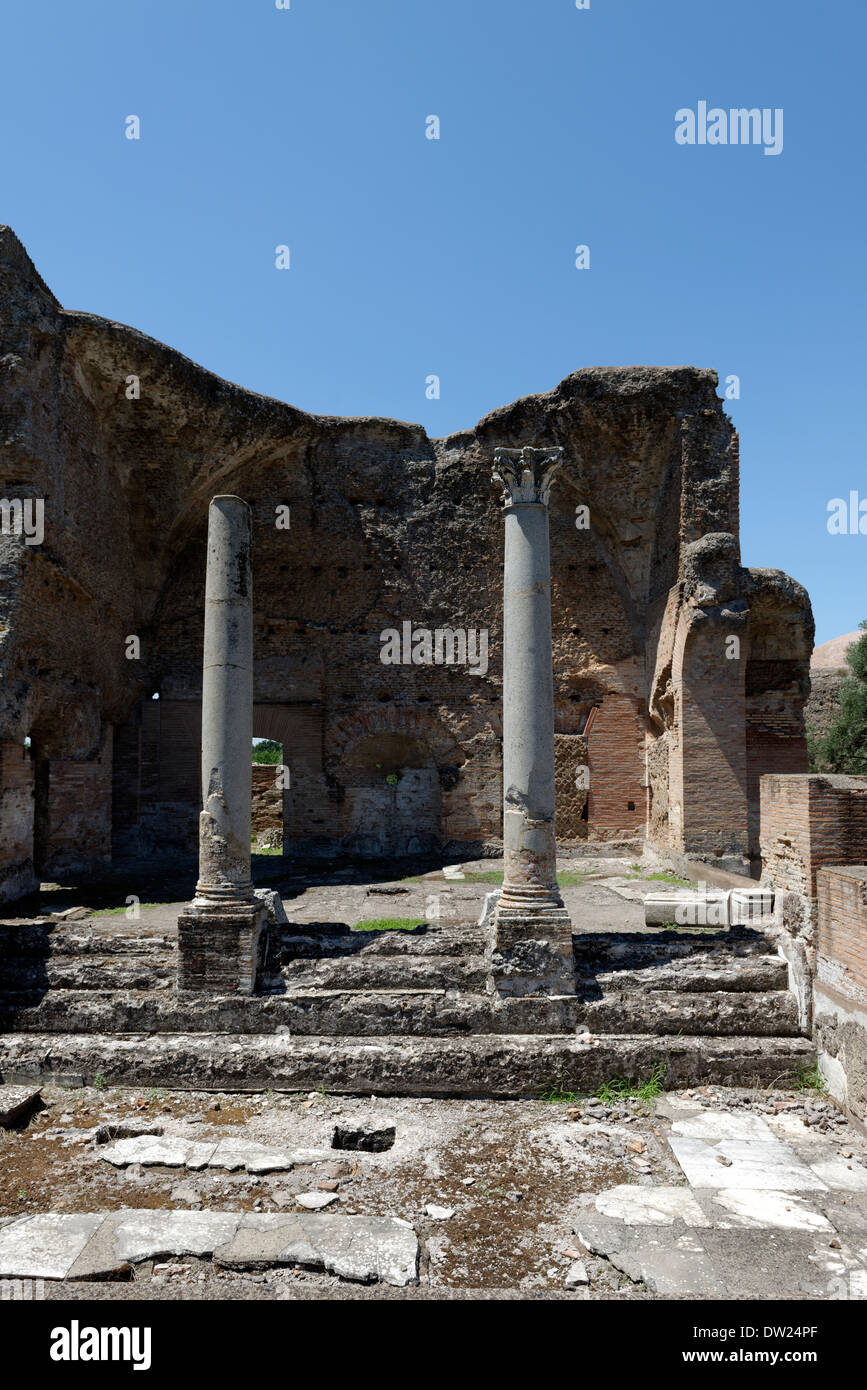 The Thermae con Heliocaminus which are oldest baths at Villa Adriana ...
