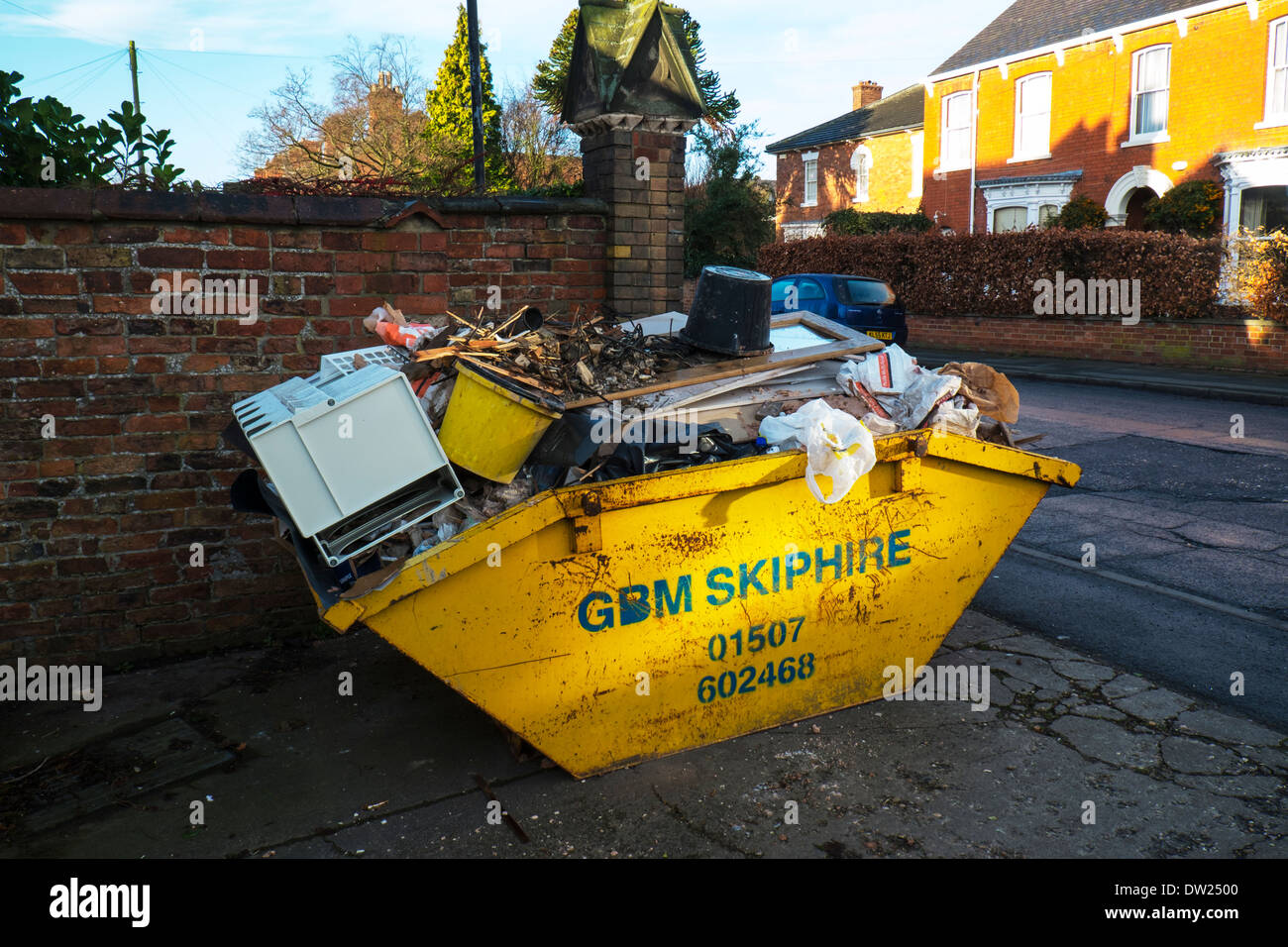 Skip rubbish hi-res stock photography and images - Alamy
