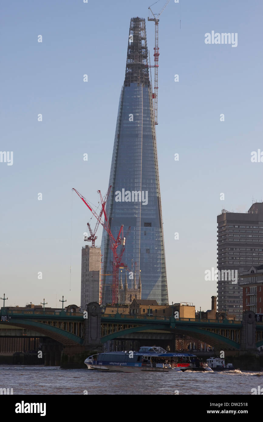 The place under construction shard hi-res stock photography and images ...
