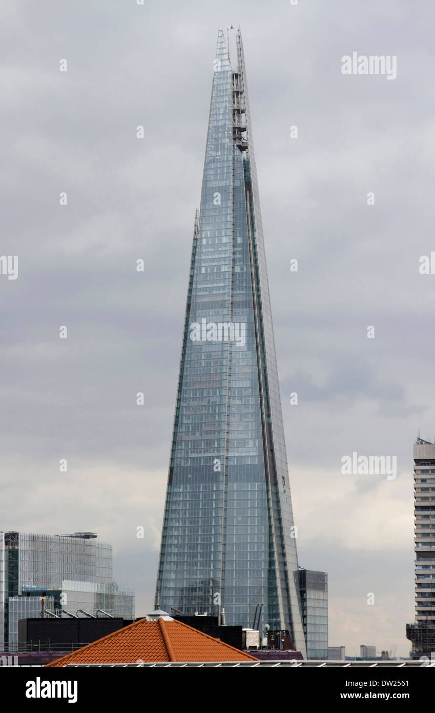 A view of the Shard from the roof of Tate Modern Stock Photo - Alamy