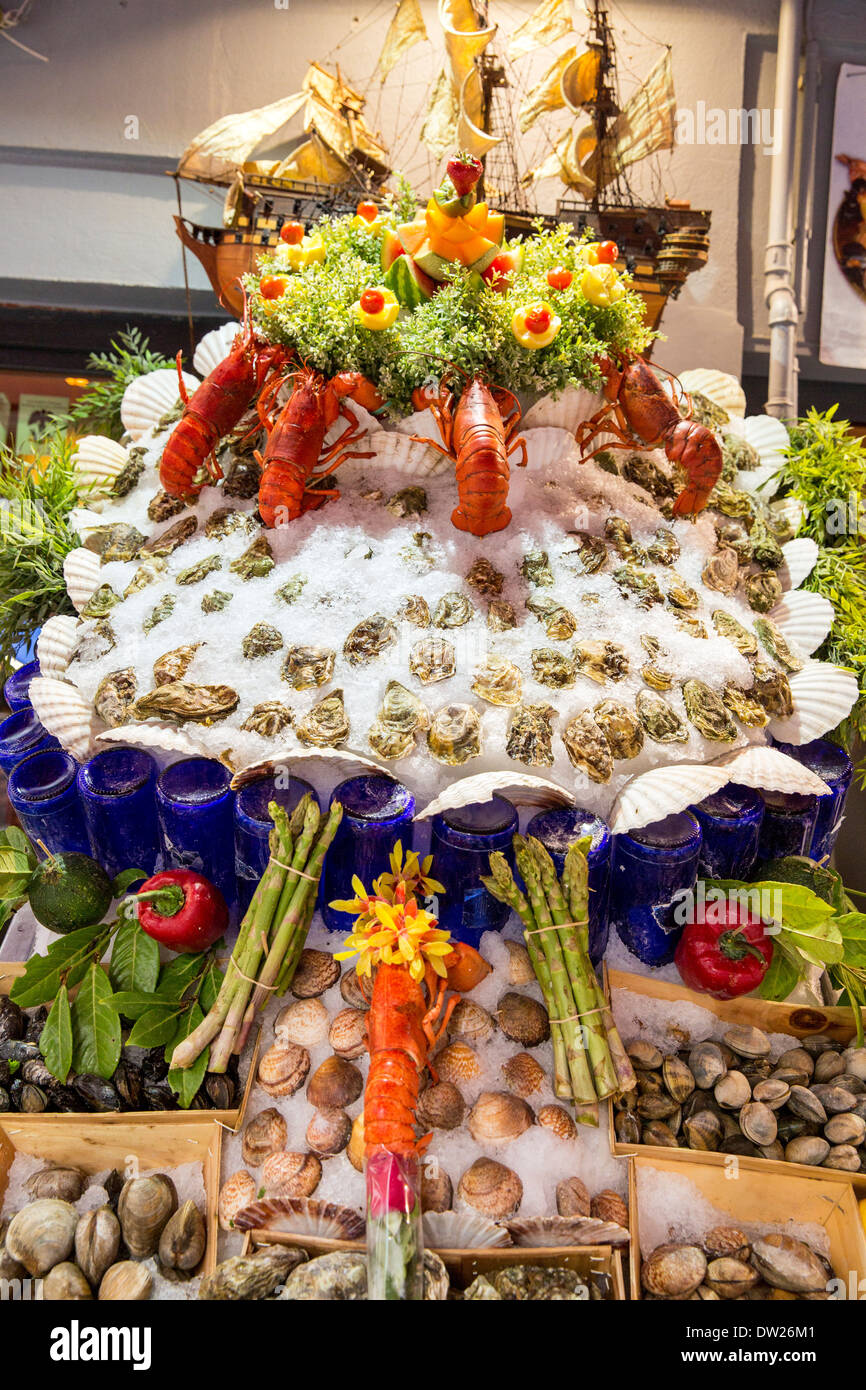Display seafood restaurant hi-res stock photography and images - Alamy