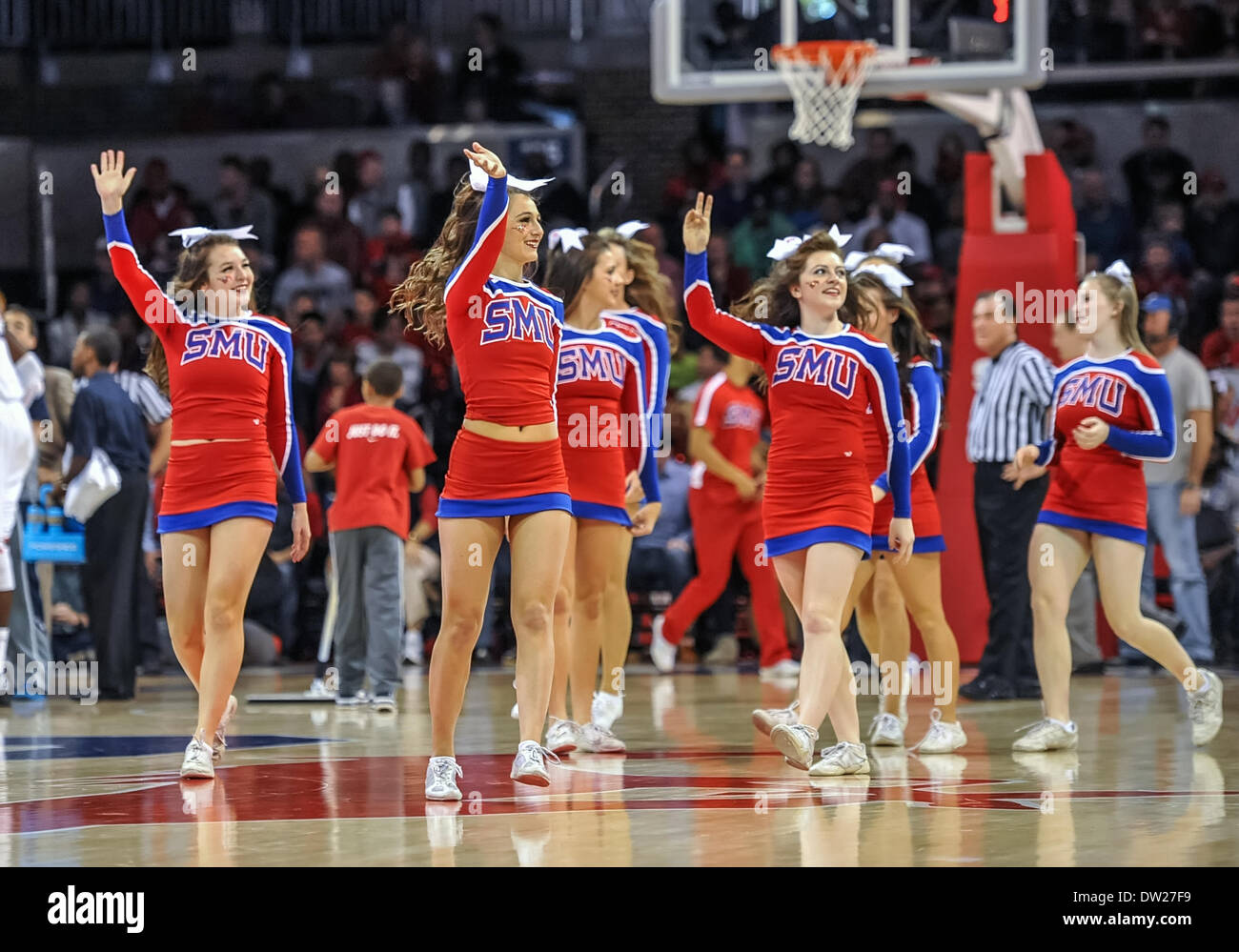 Southern Methodist Mustangs cheerleaders perform during an NCAA mens ...