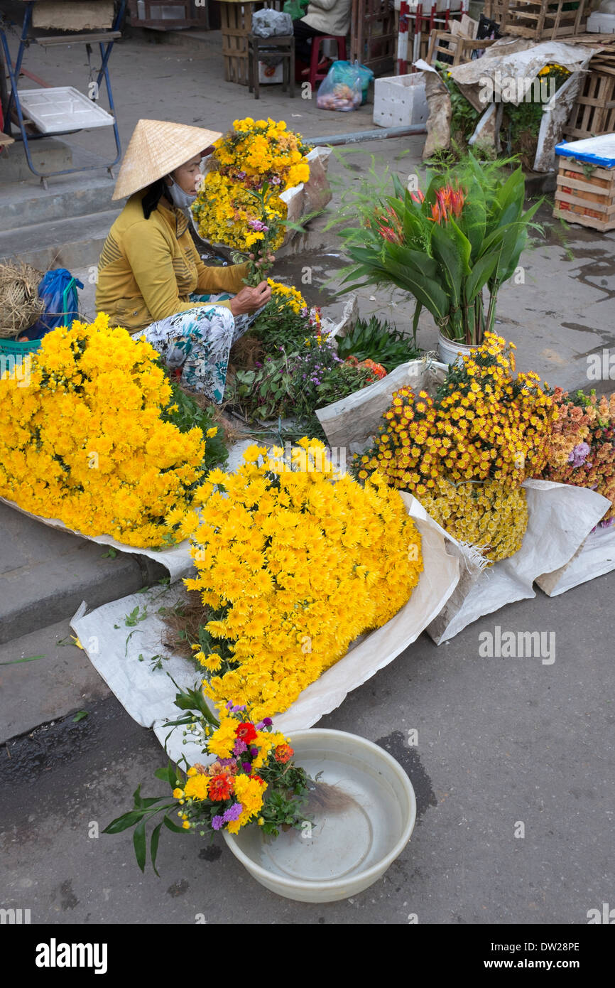 Flower Stall Hoi An Stock Photo - Alamy