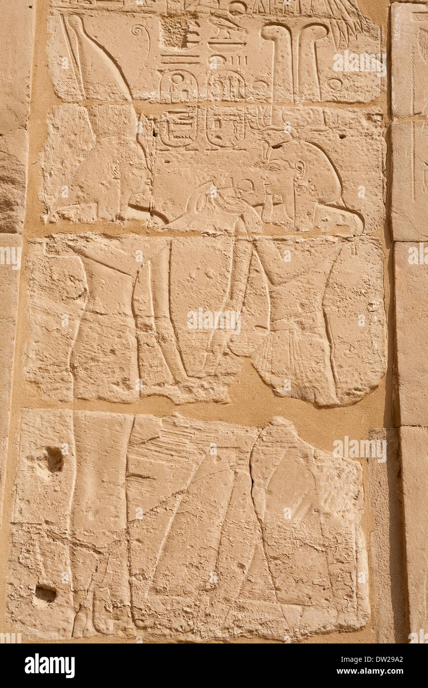 Karnak temple drawing hi-res stock photography and images - Alamy