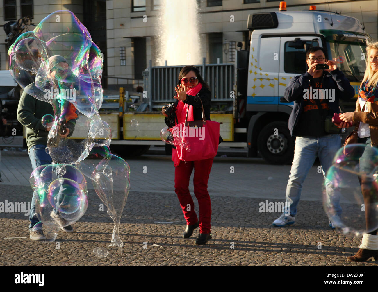 Roter schatten hi-res stock photography and images - Alamy