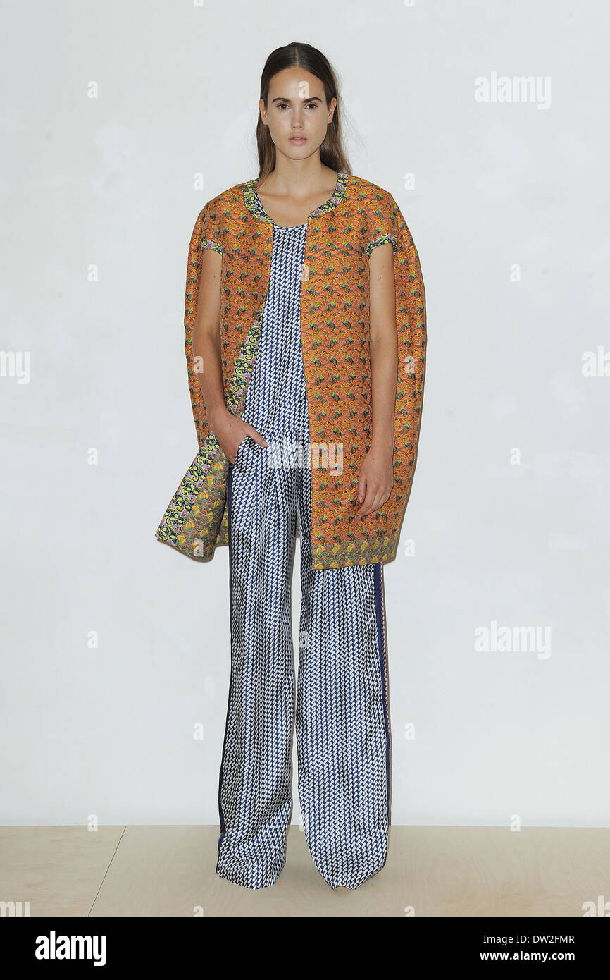 Model Paris Fashion Week Spring/Summer 2013 - Odeeh - Fashion Show ...