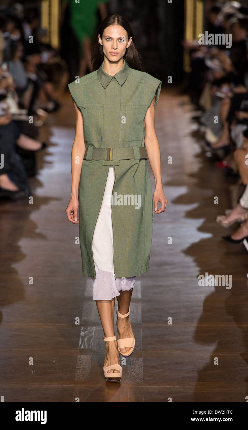 Model Paris Fashion Week Spring/Summer 2013 - Stella McCartney ...