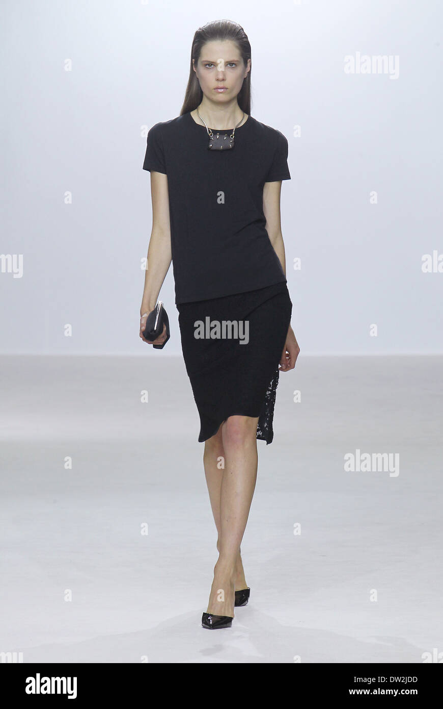 Model Paris Fashion Week Spring/Summer 2013 - Giambattista Valli ...