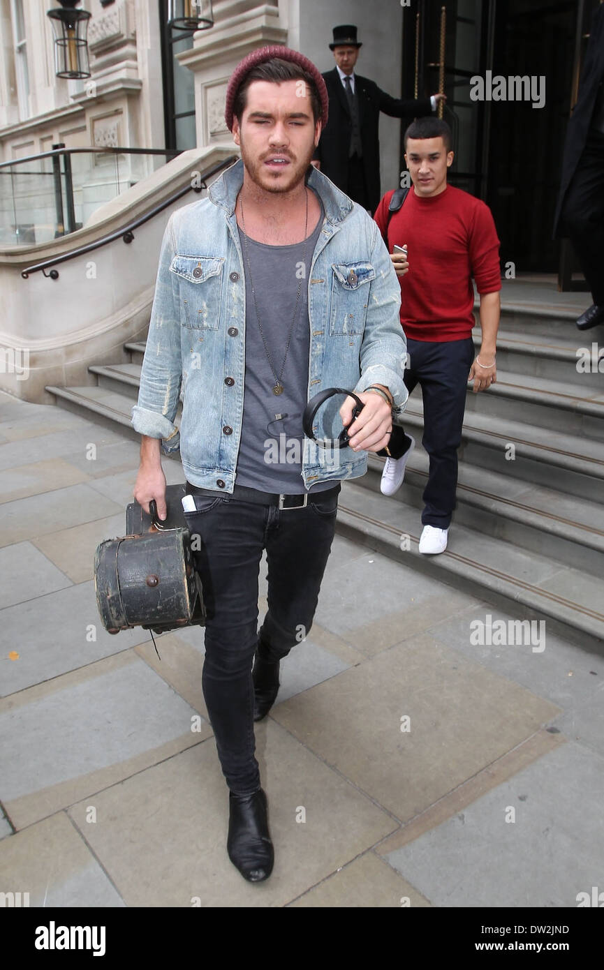 Adam Burridge 'The X Factor' final contestants head to rehearsals ...