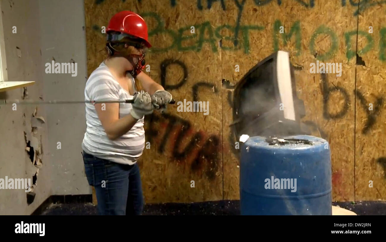 ANGER ROOM Dallas citizens with anger management issues can smash away ...