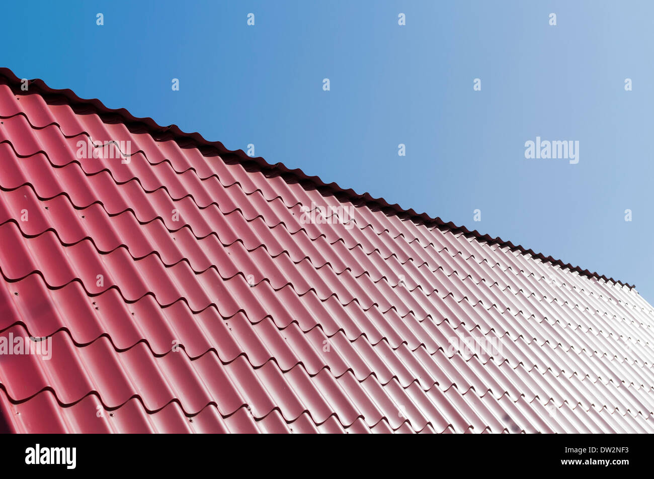 Red tile roof hi-res stock photography and images - Alamy