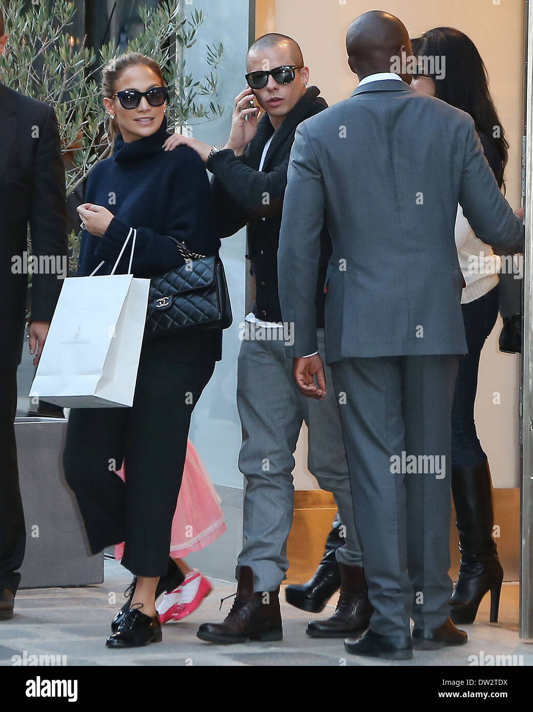 Jennifer Lopez, her boyfriend Casper Smart and her children Emme ...
