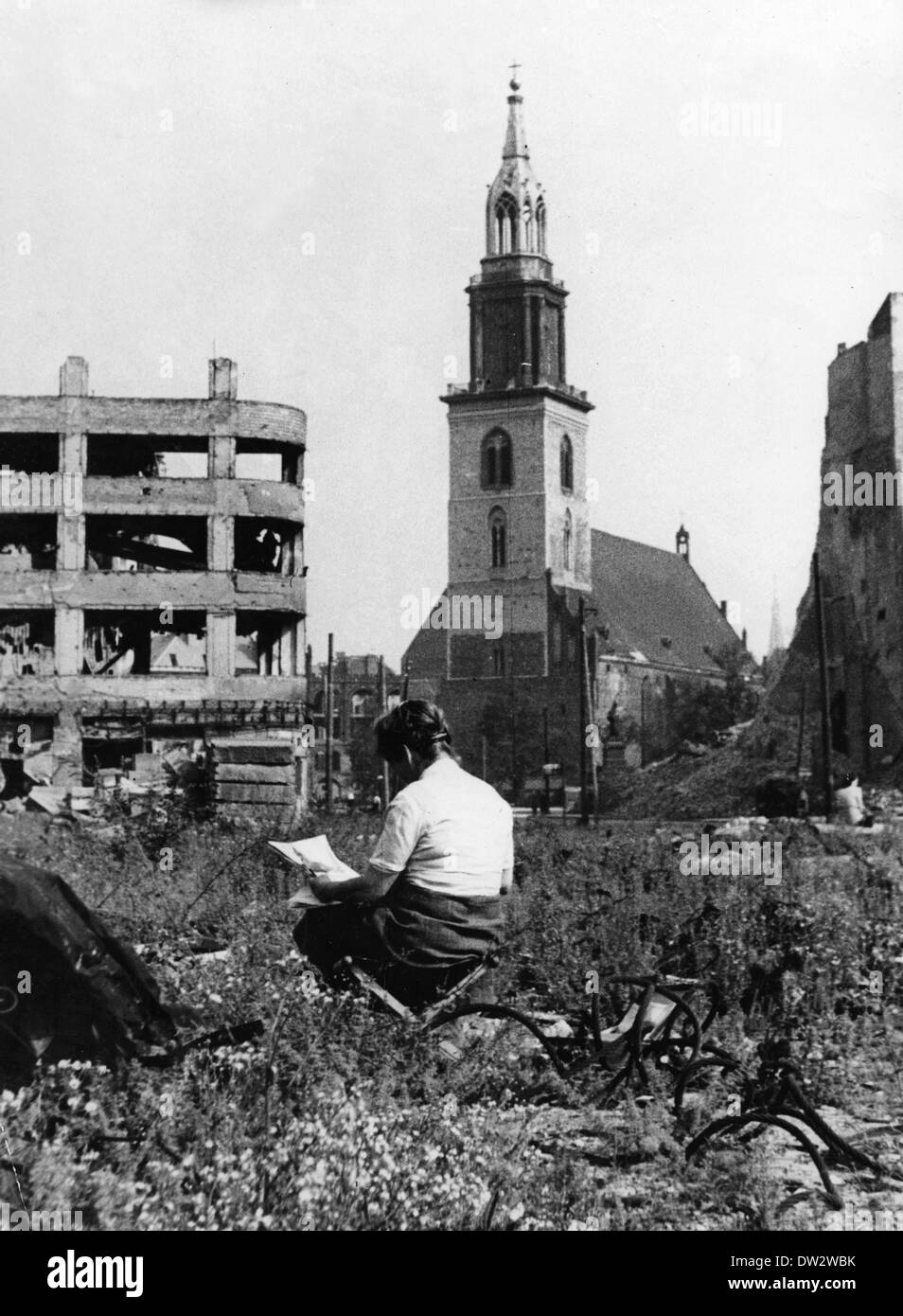 Post War 1945 Berlin Stock Photos & Post War 1945 Berlin Stock Images ...