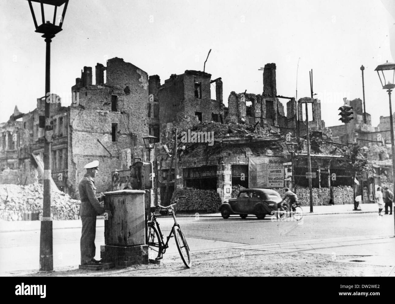 Street scene of Unter den Linden in Berlin, April / Mai 1945 - the ...