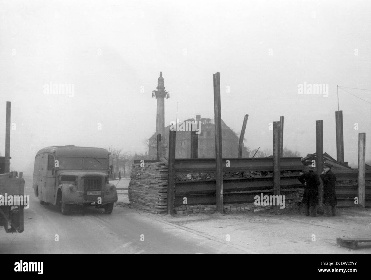 Dragon's teeth are employed by German Volkssturm units at ...