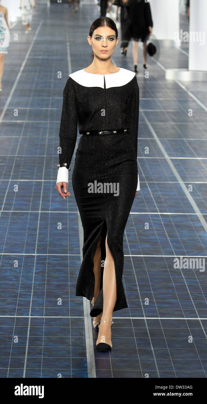 Model Paris Fashion Week Spring/Summer 2013 - Chanel - Catwalk ...