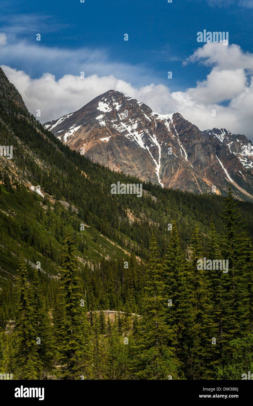 Pyramid mountain hi-res stock photography and images - Alamy