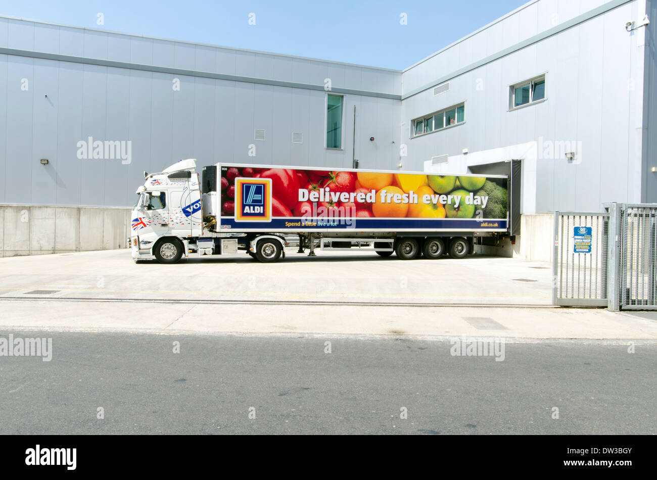 Aldi delivery truck hi-res stock photography and images - Alamy