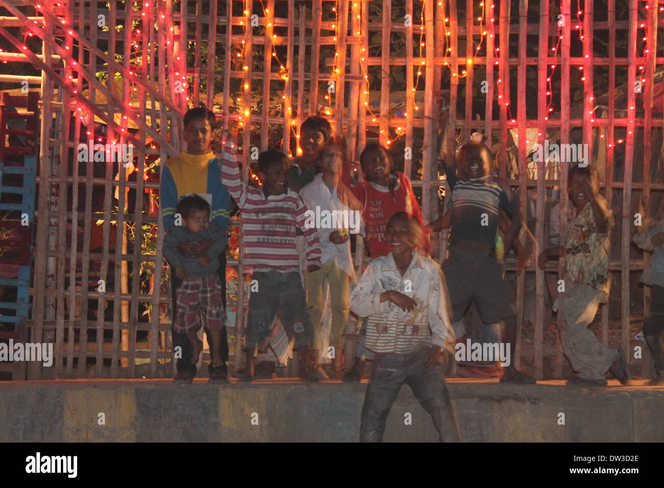 India slum night hi-res stock photography and images - Alamy
