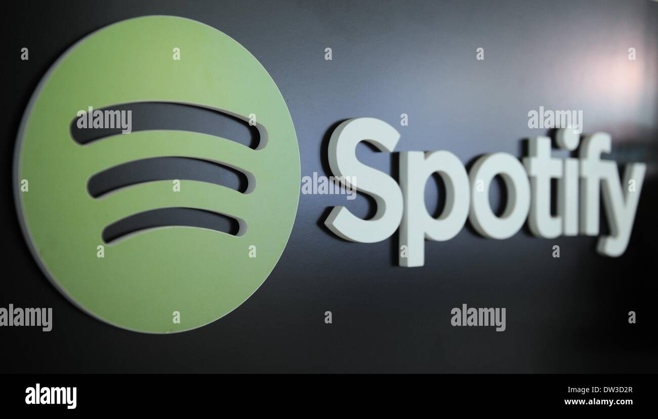 Spotify logo hi-res stock photography and images - Alamy