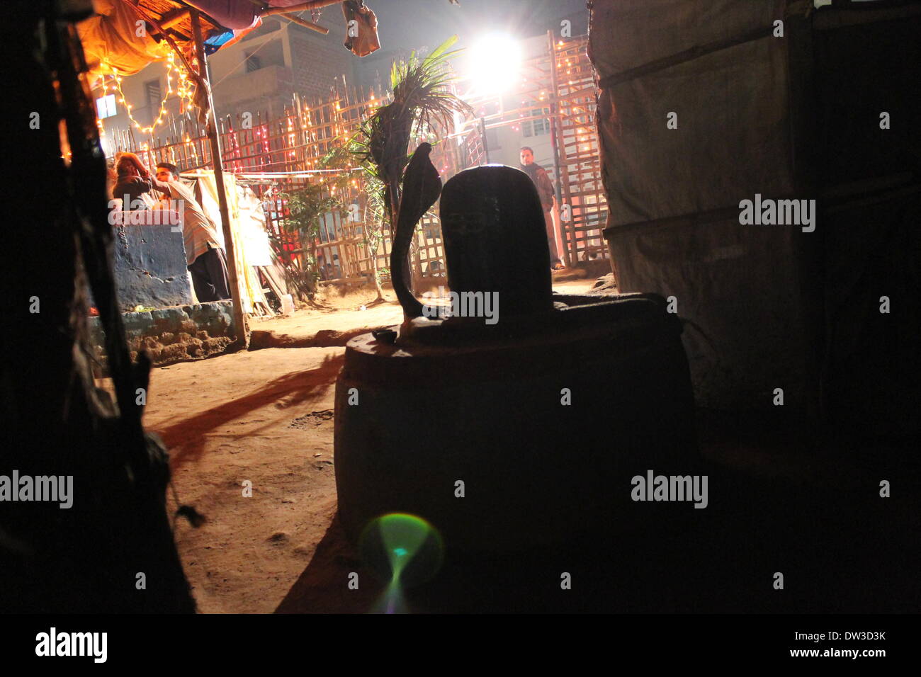India slum night hi-res stock photography and images - Alamy