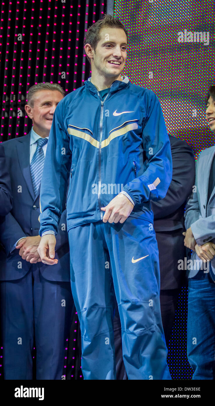 French pole vaulter Renaud Lavillenie set a world record * of 6.16m at ...