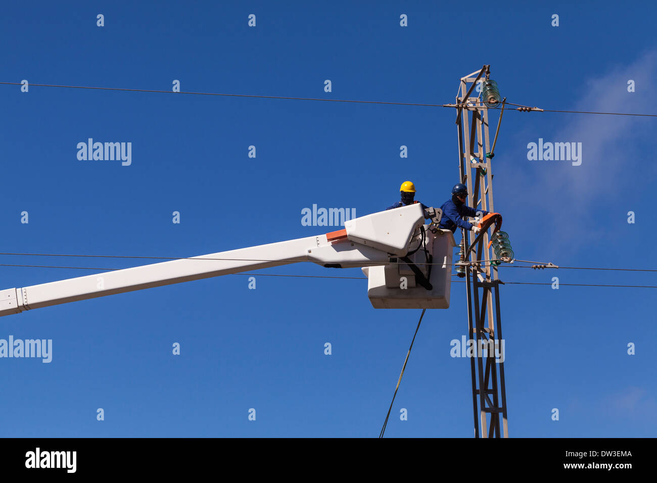 High tension electricity power cables hi-res stock photography and ...