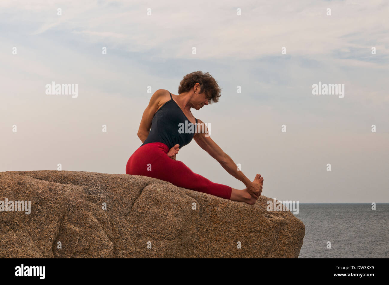 Iyengar Yoga Instructor Demonstrates Ardha Matsyendrasana 2 (Twist ...