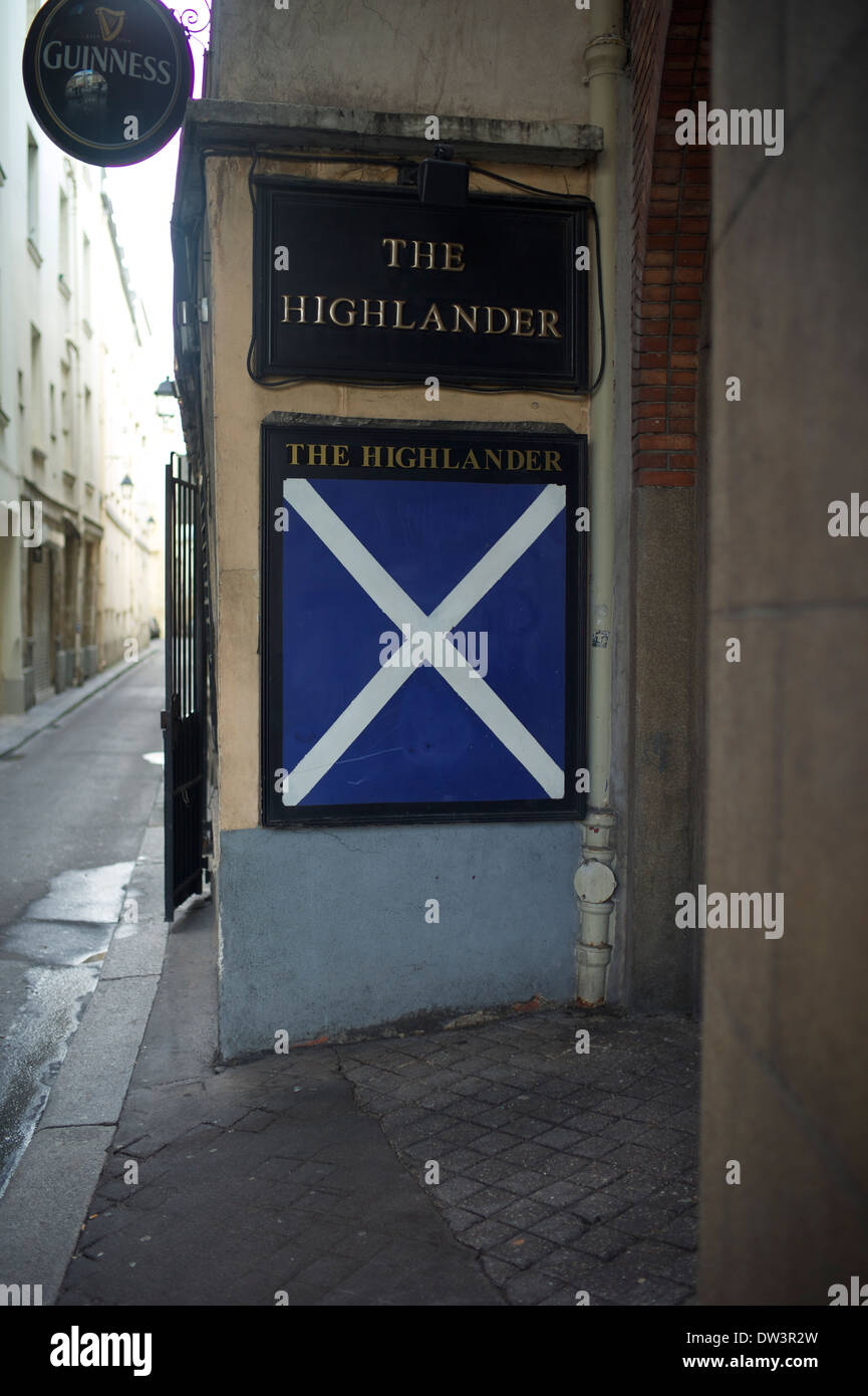Highlander Pub in Paris Stock Photo - Alamy