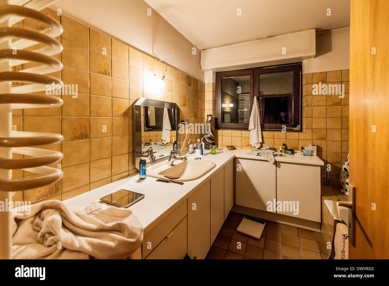 Bathroom at night Stock Photo - Alamy