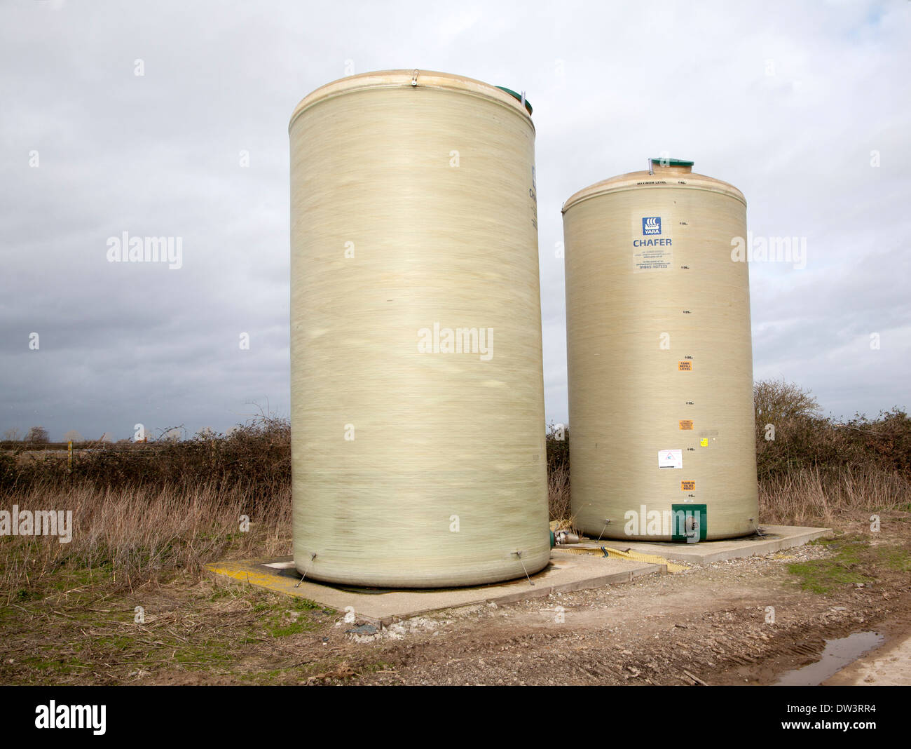 Farm storage tank hi-res stock photography and images - Alamy