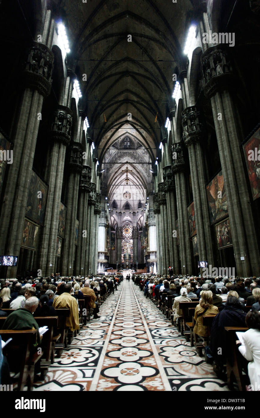 Inside a duomo hi-res stock photography and images - Alamy