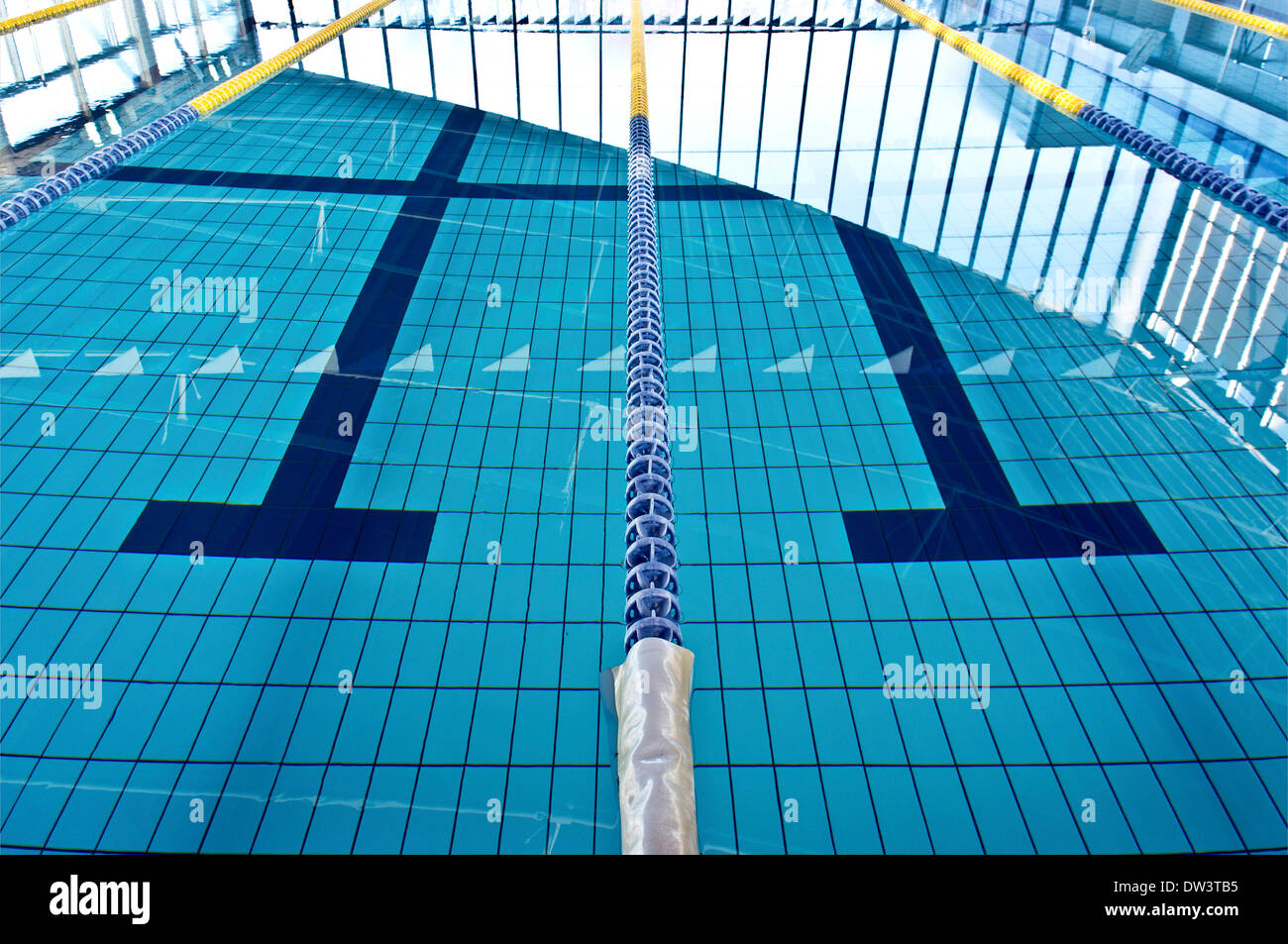 Bottom line swimming pool hi-res stock photography and images - Alamy