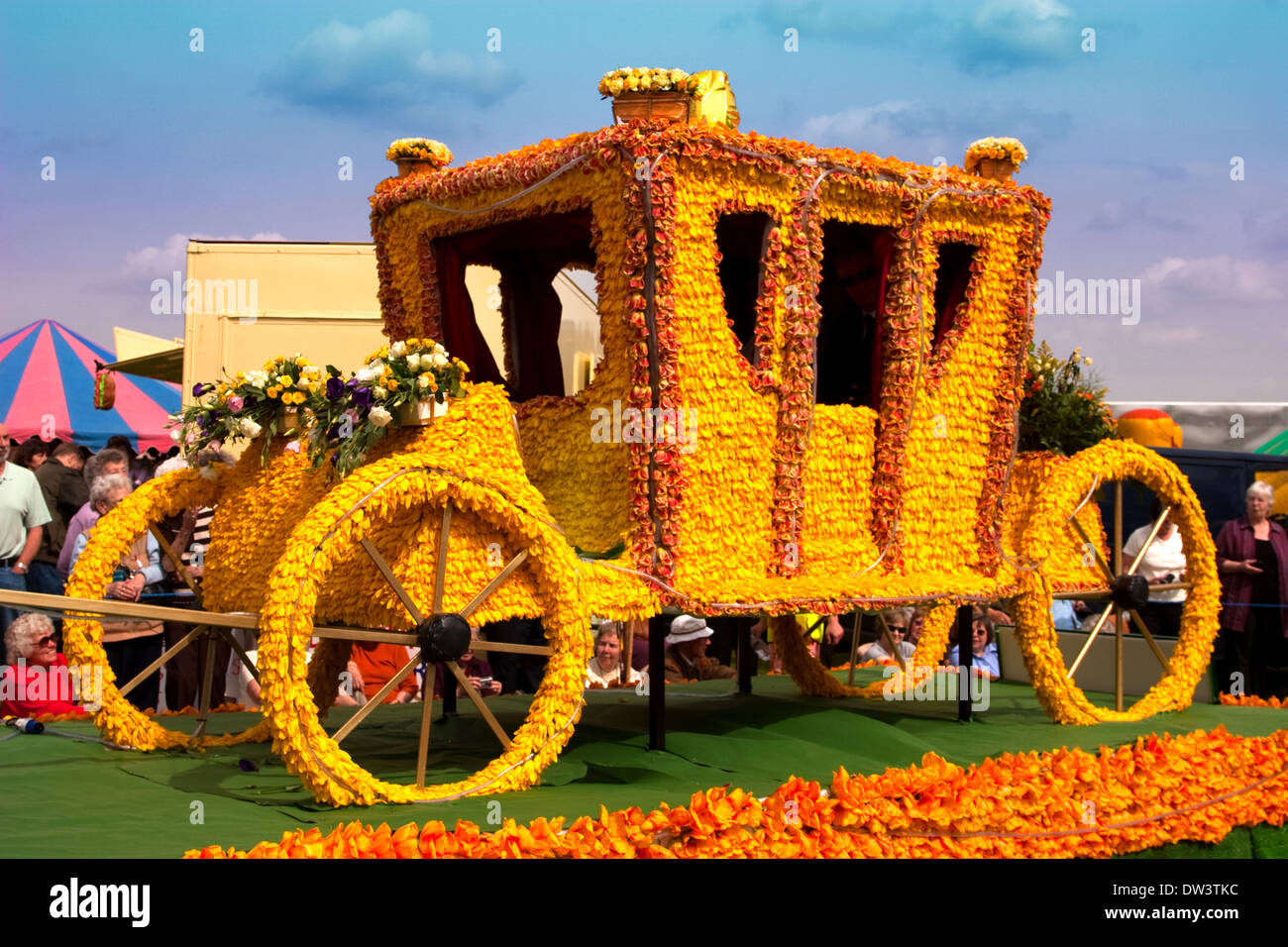 Spalding Springfields Flower Festival and Parade of Floats Lincolnshire ...