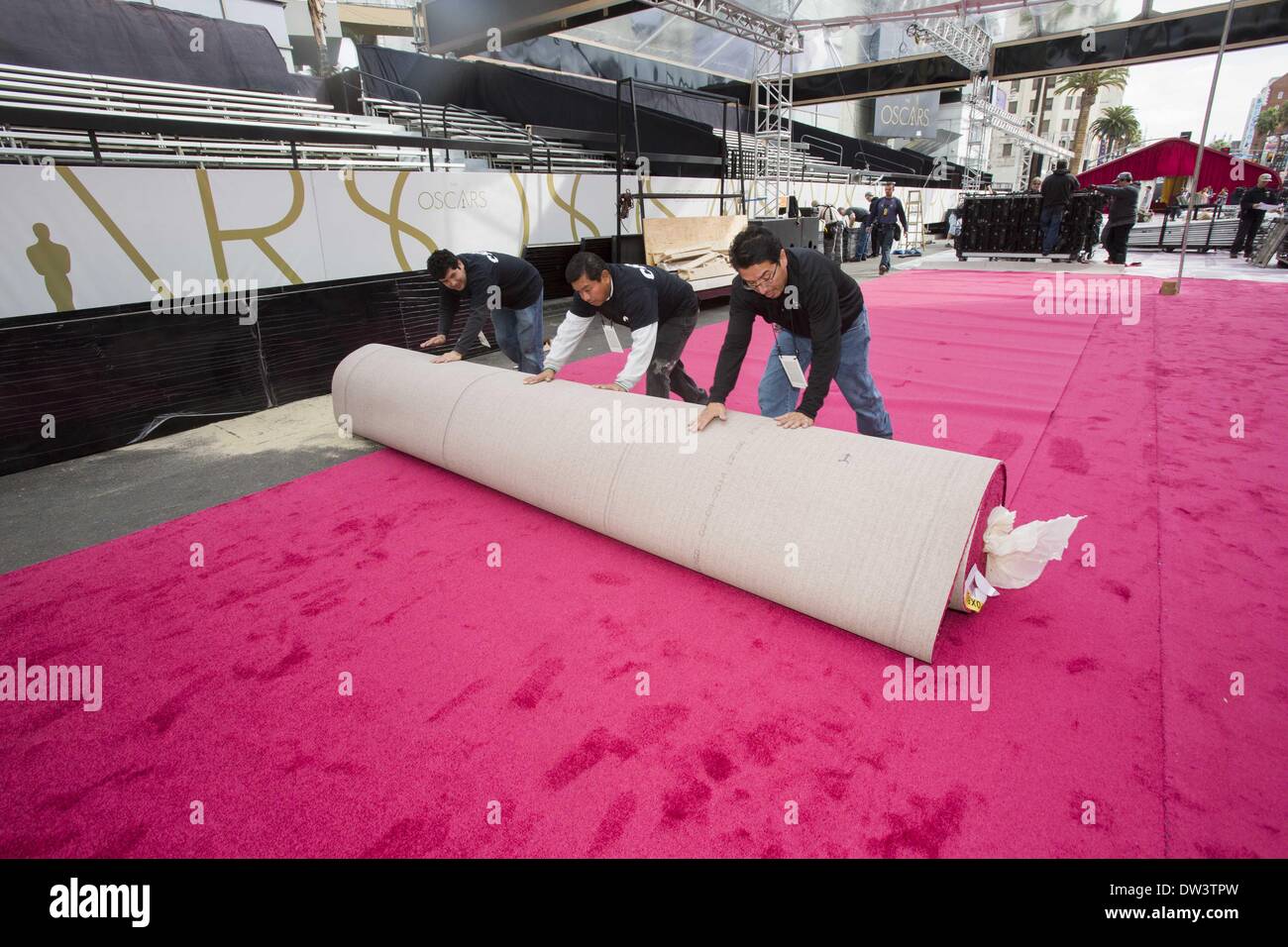 Los Angeles, California, USA. 26th Feb, 2014. Workers roll out the Red ...