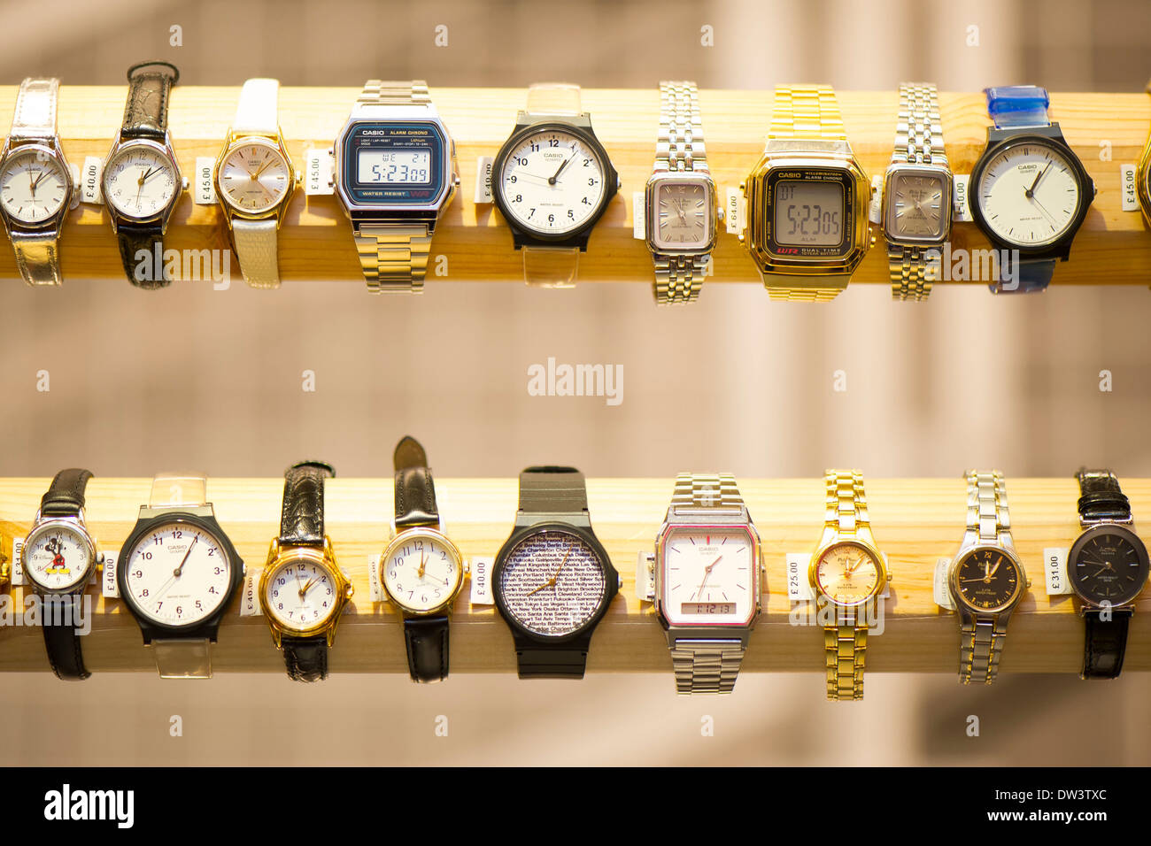 Row of watches hi-res stock photography and images - Alamy