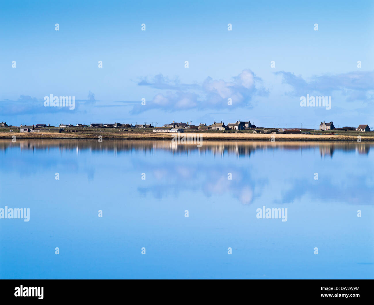 dh Cata Sand SANDAY ORKNEY Village houses sea inlet bay blue sky ...