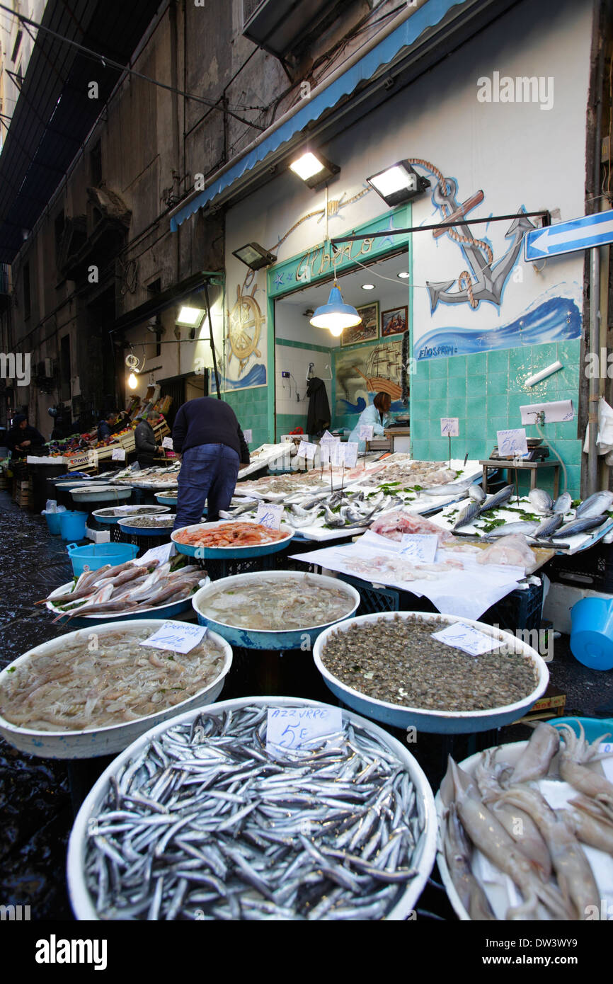 Fish market in naples hi-res stock photography and images - Alamy