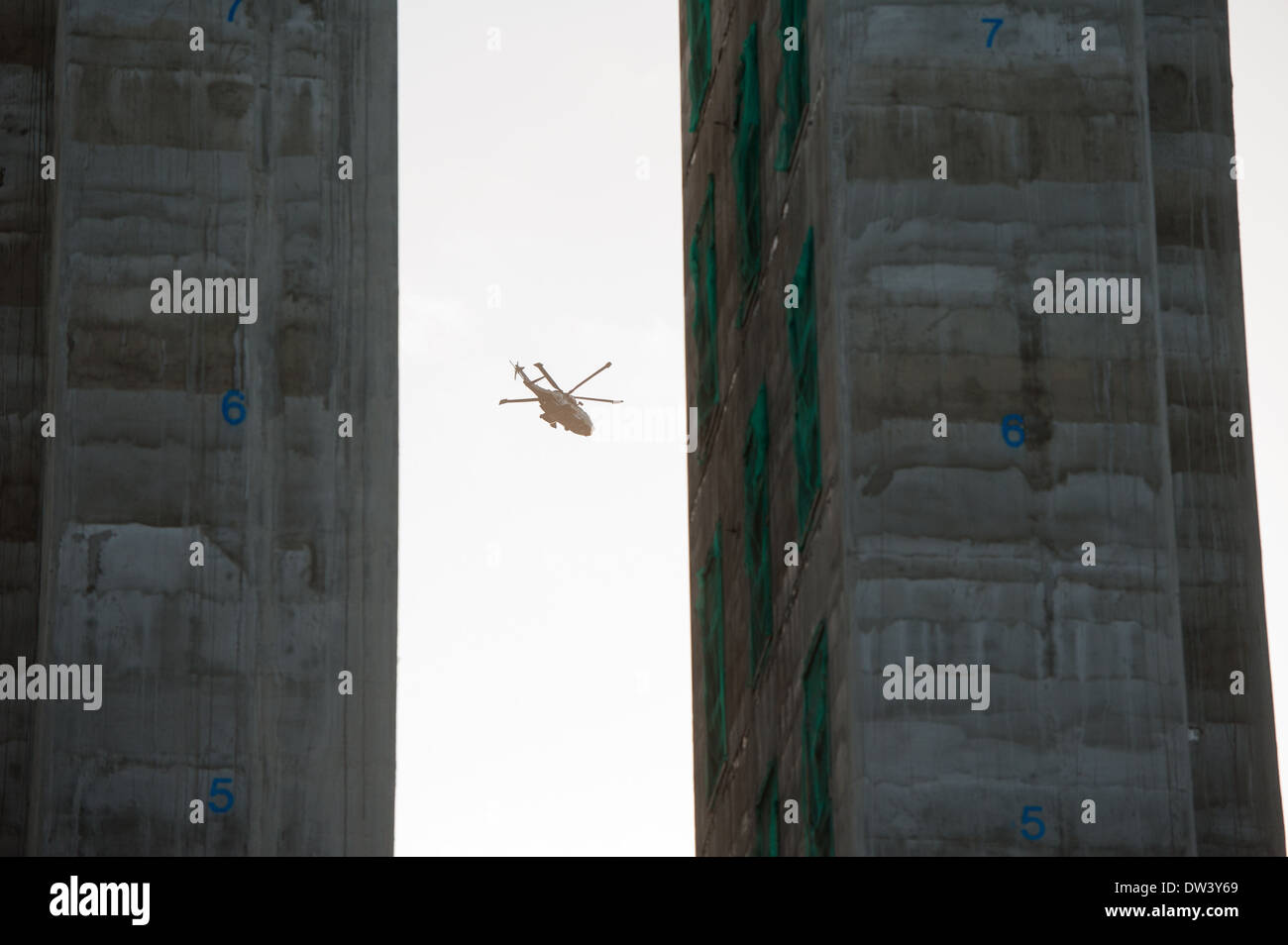 Flying over building construction site hi-res stock photography and ...