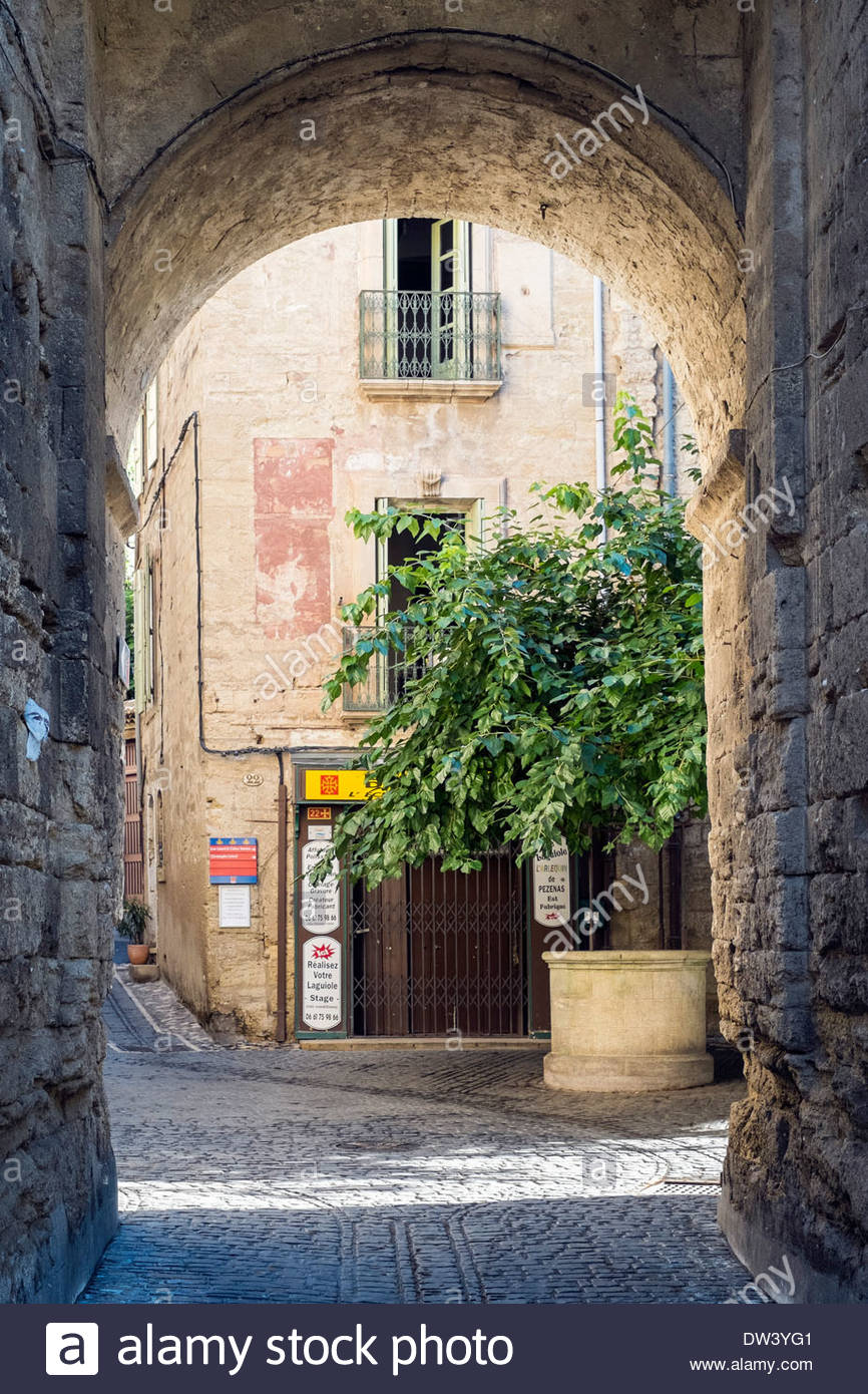 Arched Alleyway High Resolution Stock Photography and Images - Alamy