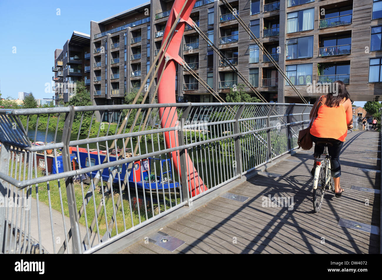London fish island hi-res stock photography and images - Alamy