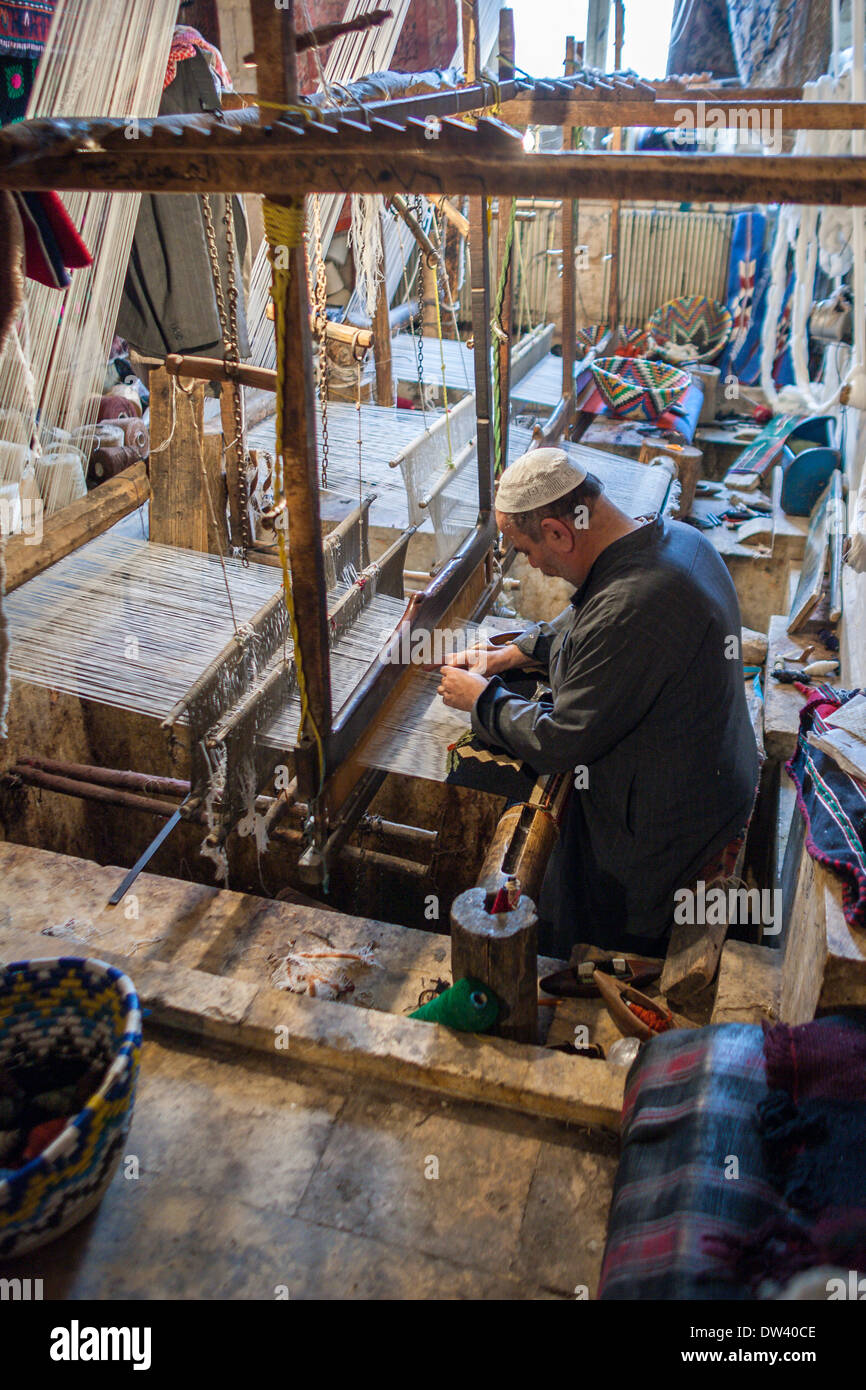 Pit loom hi-res stock photography and images - Alamy